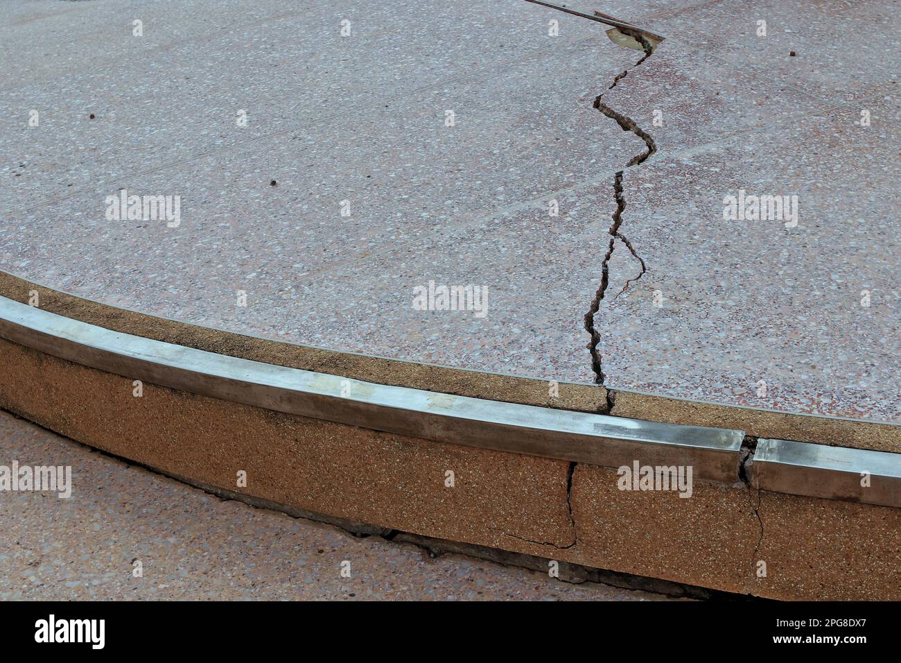 Collapsed stairs hi-res stock photography and images - Alamy
