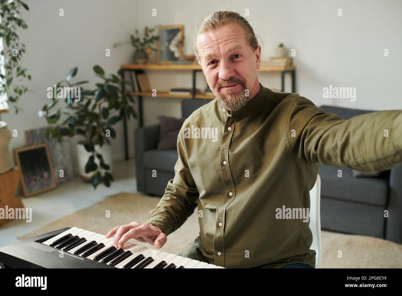 Piano life portrait pianist hi-res stock photography and images - Alamy
