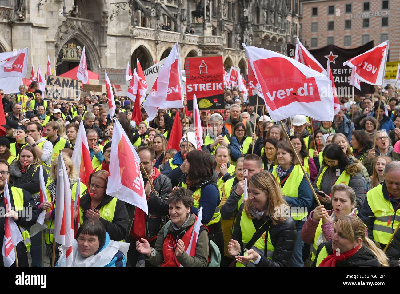 Bavaria. 21st Mar, 2023. Theme image major strike day at Marienplatz in ...