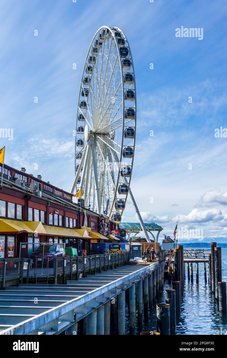 A view of the Great Ferris Wheel on a pier in Seattle, Washington Stock ...