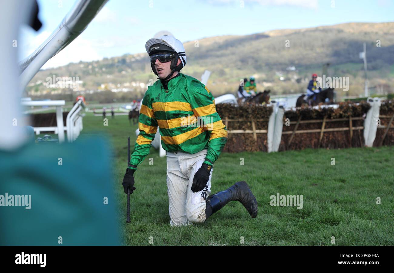 Third race 2.50 The Albert Bartlett Novice Hurdle Jockey Mark Walsh ...