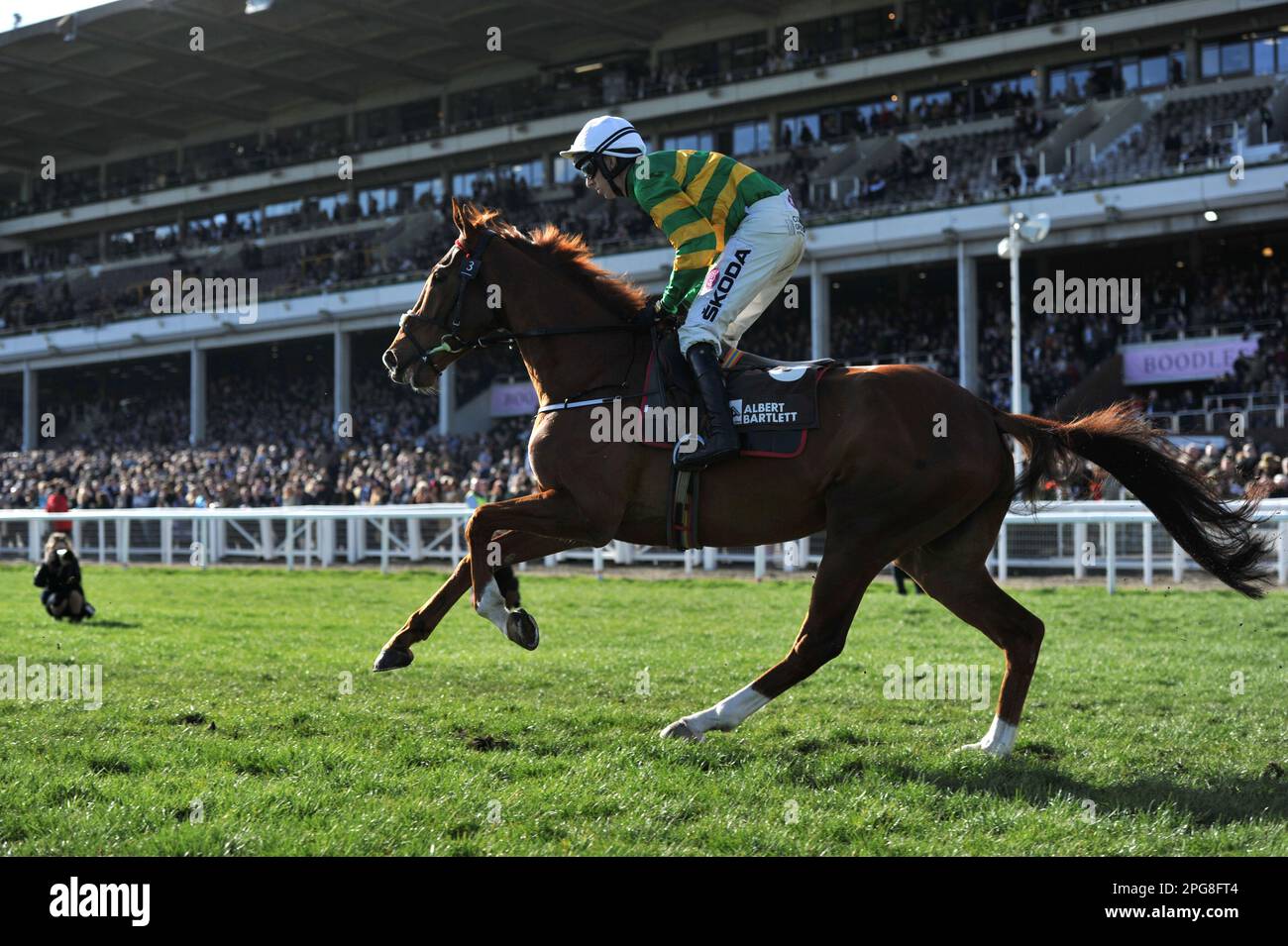 Third race 2.50 The Albert Bartlett Novice Hurdle Corbetts Cross ridden ...