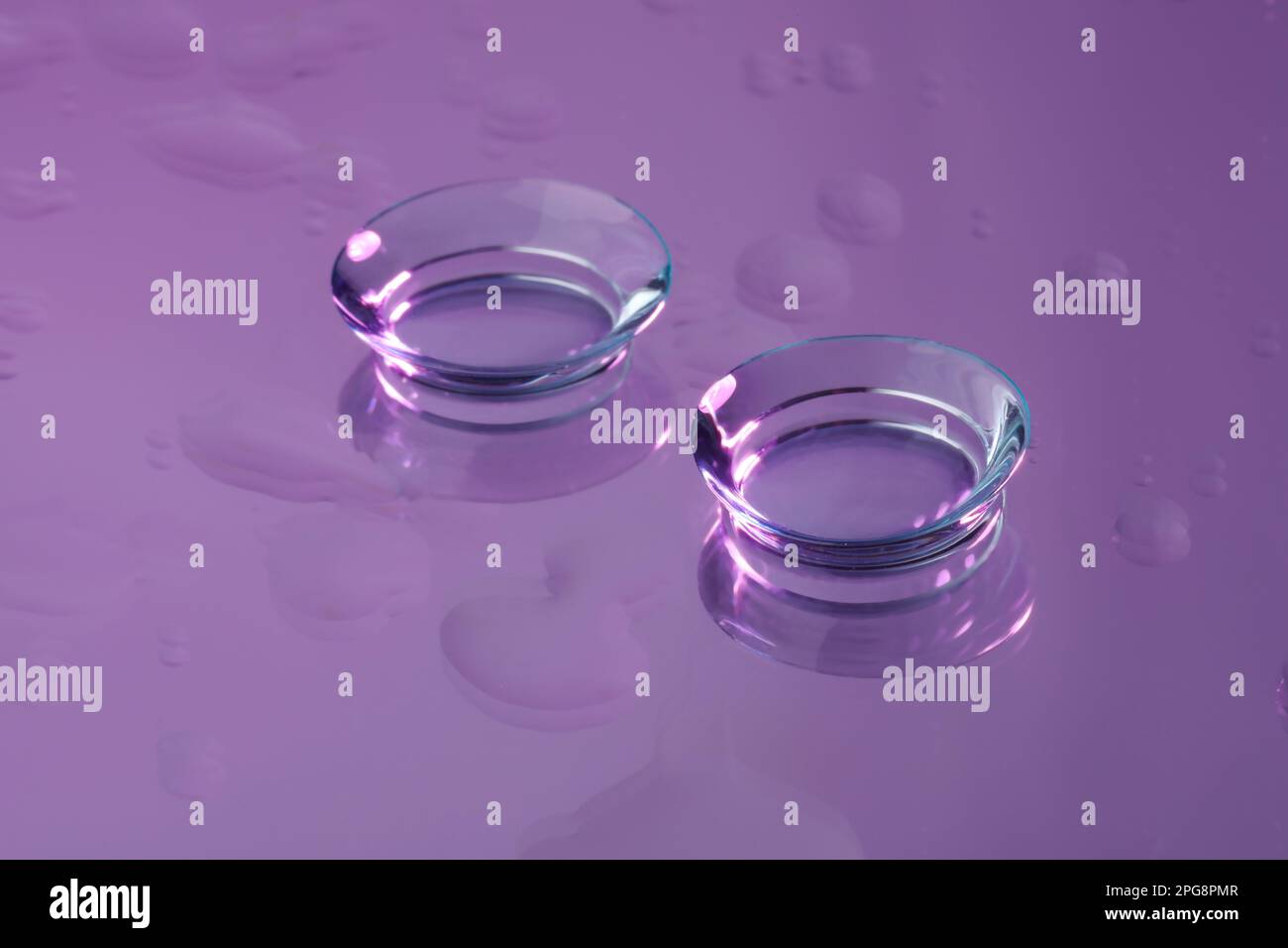 Reflective wet surface hi-res stock photography and images - Alamy