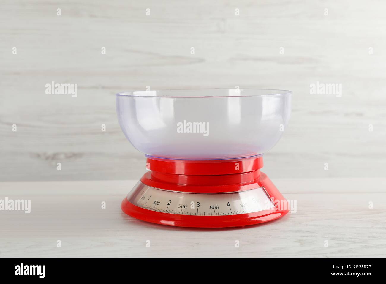 Plastic scale bowl hi-res stock photography and images - Alamy