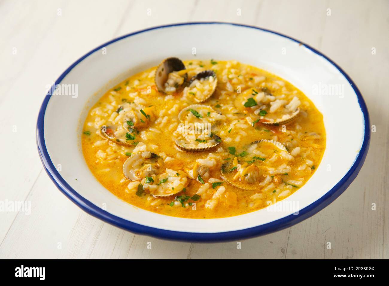 Clams with herbs hi-res stock photography and images - Alamy