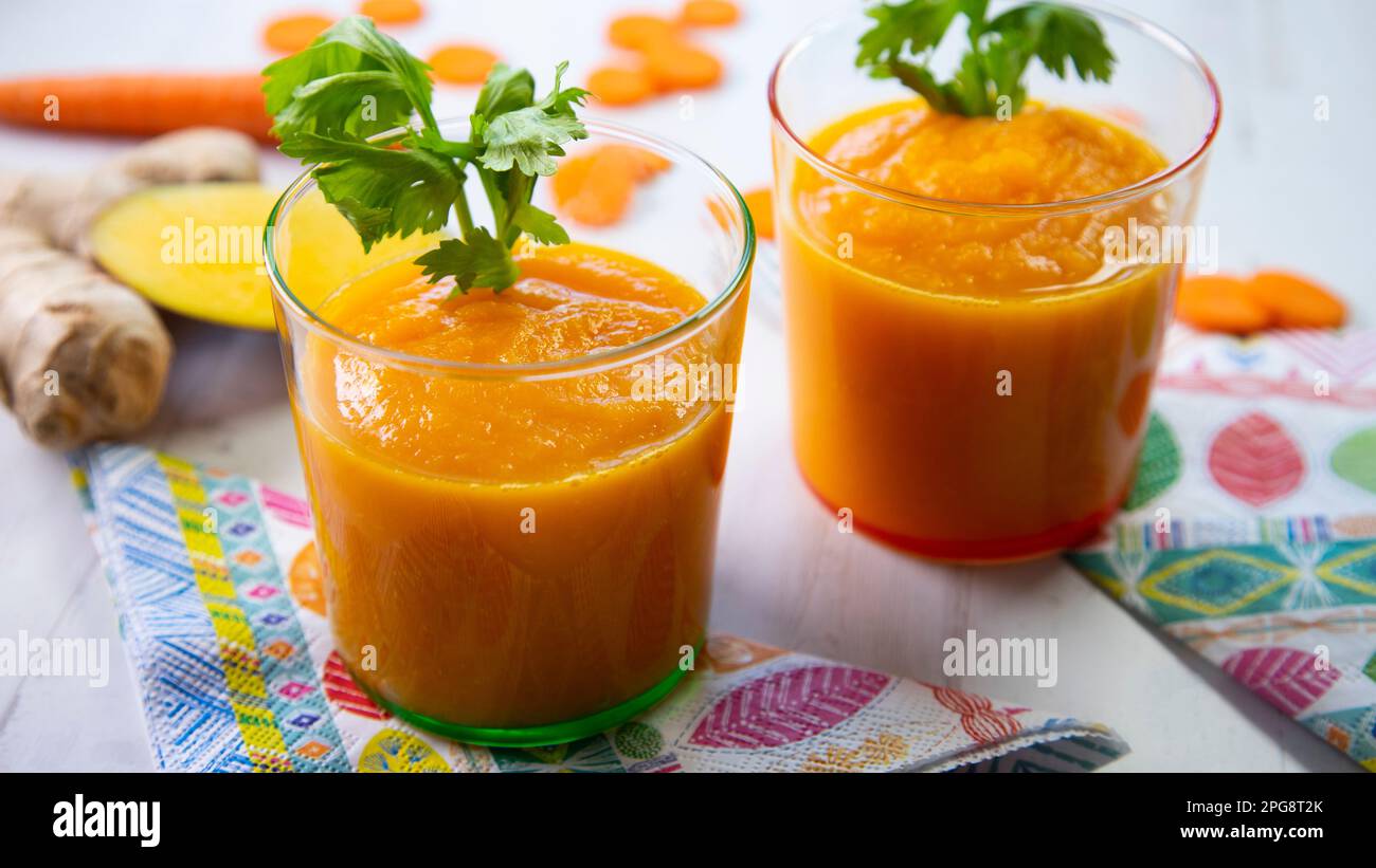 Cold carrot and mango soup Stock Photo - Alamy