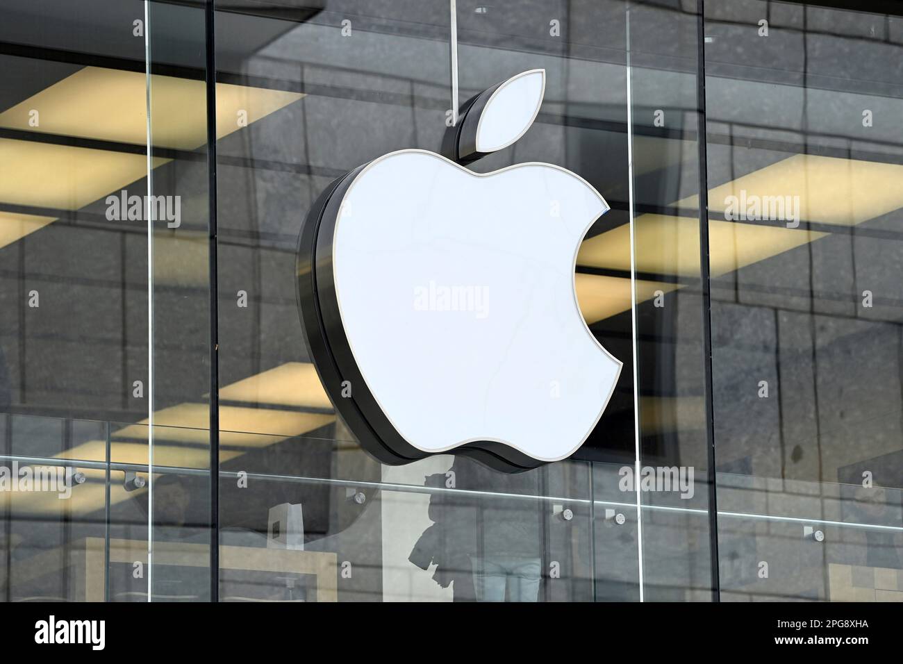 Munich, Deutschland. 21st Mar, 2023. Apple logo, apple at the APPLE ...