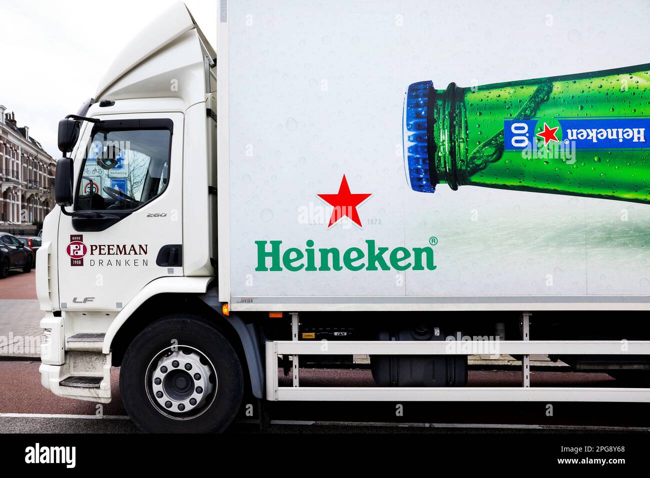 Heineken beer truck hi-res stock photography and images - Alamy