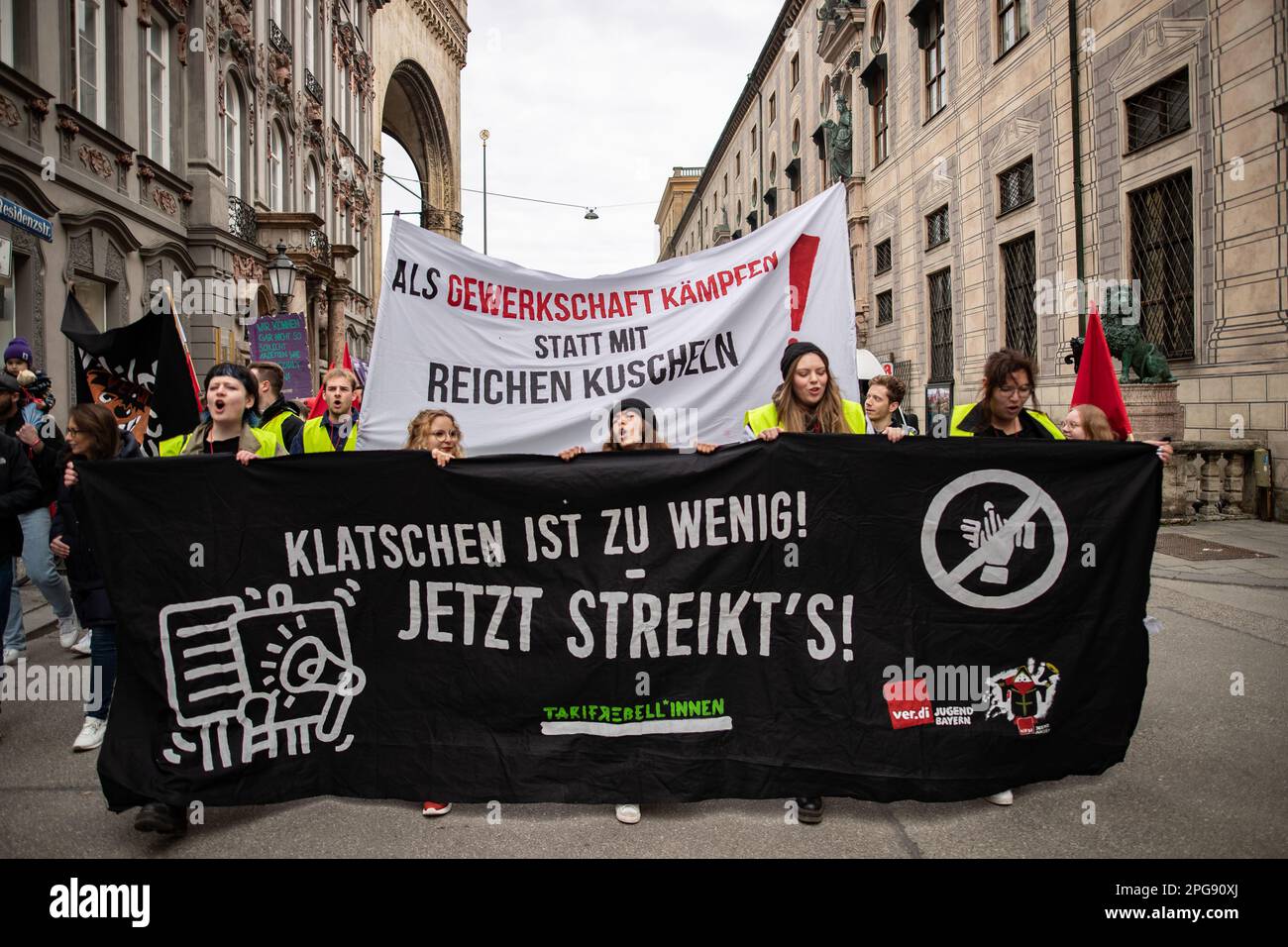 Munich, Germany. 21st Mar, 2023. 6000 workers of the public sector ...