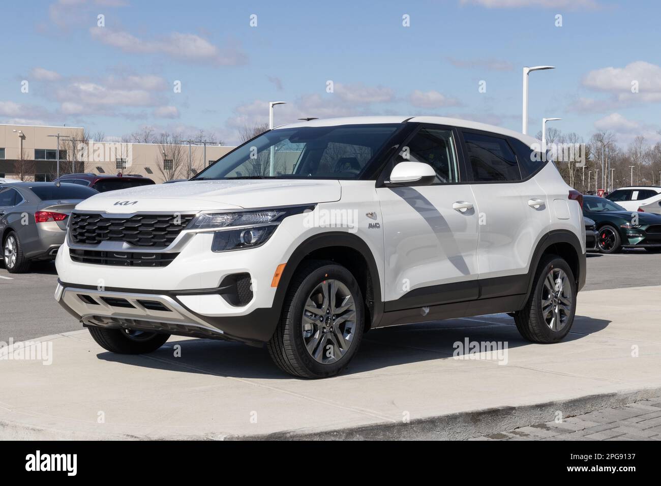 Kia optima ex hi-res stock photography and images - Alamy