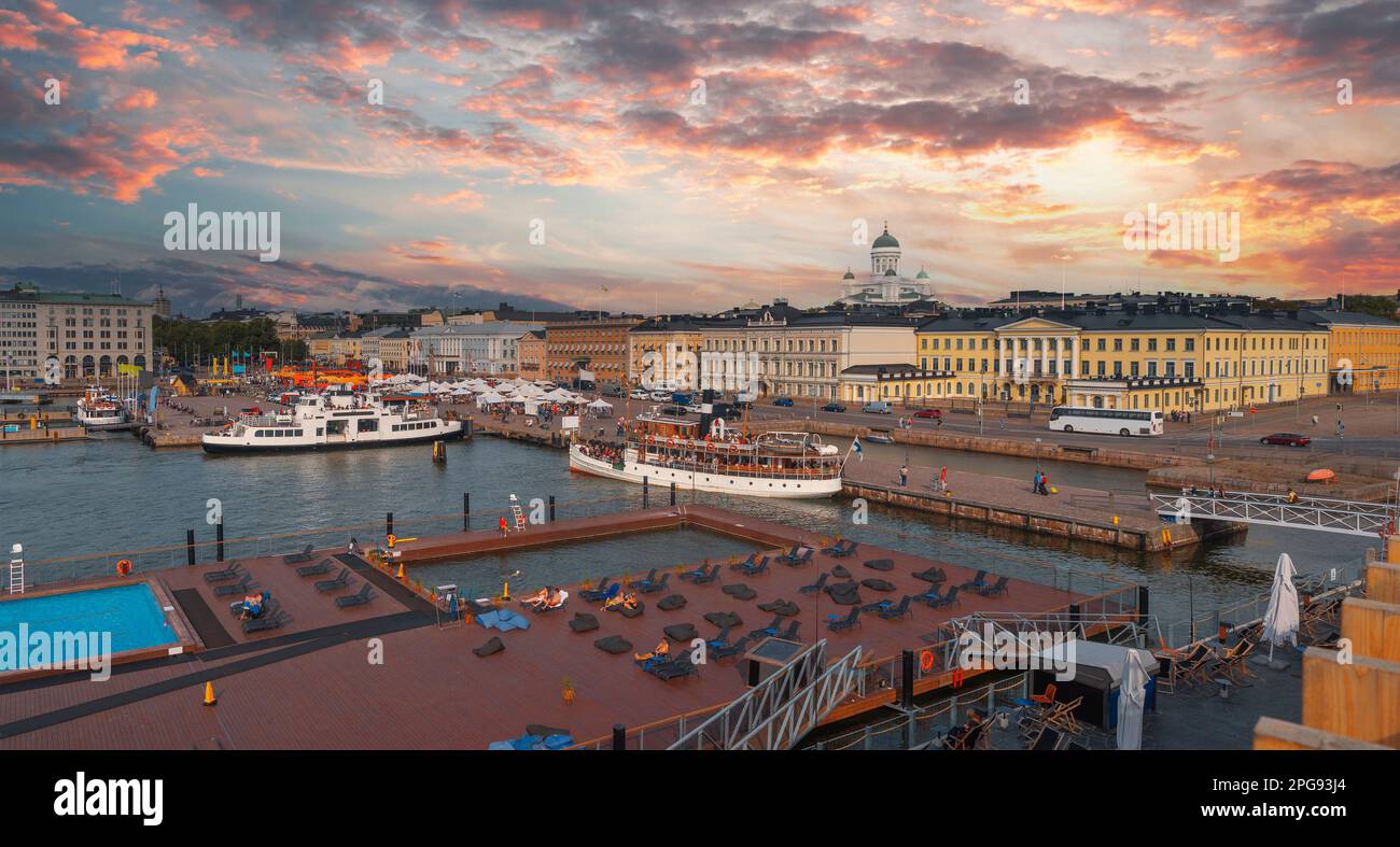 Market Square and Helsinki Presidential Palace. Finland Stock Photo - Alamy