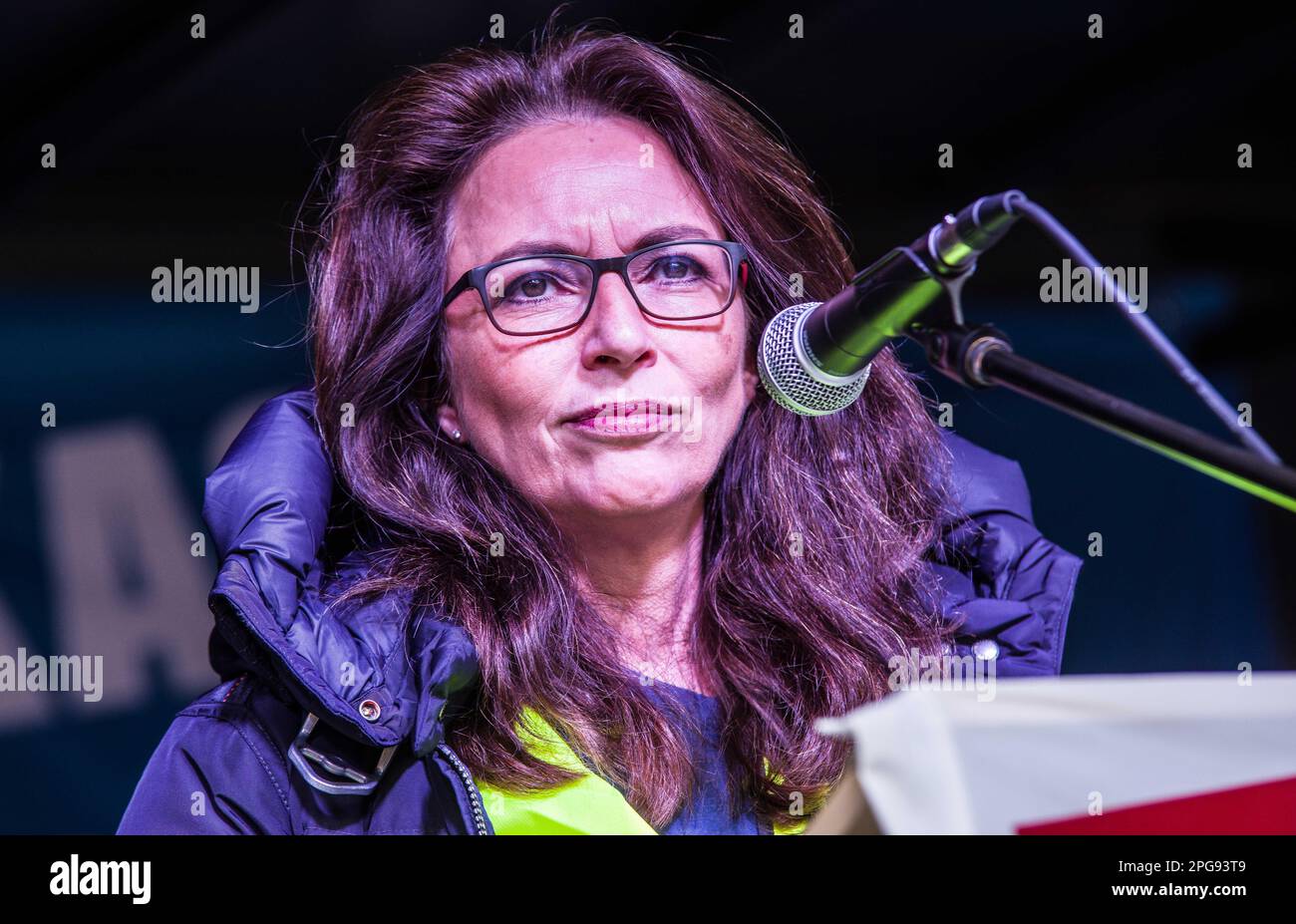 Yasmin fahimi hi-res stock photography and images - Alamy