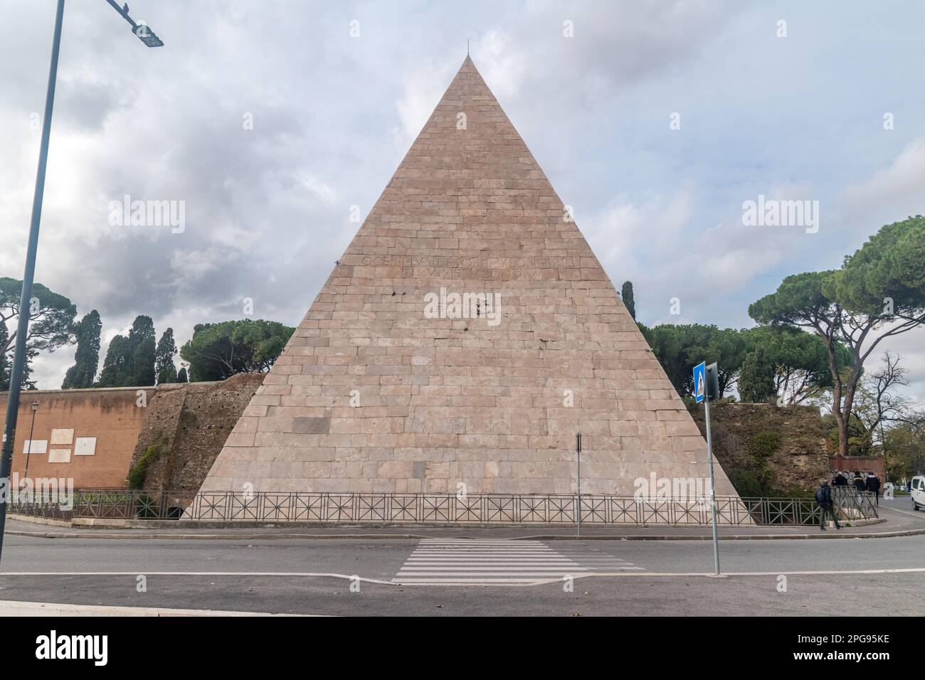 Rome, Italy - December 8, 2022: The pyramid of Cestius (Piramide di ...