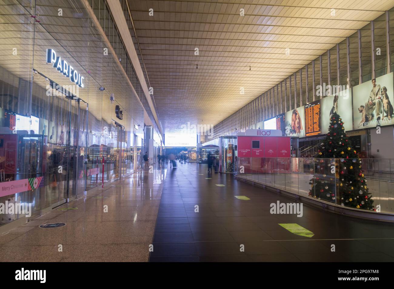 Terminal railway station rome italy hi-res stock photography and images ...