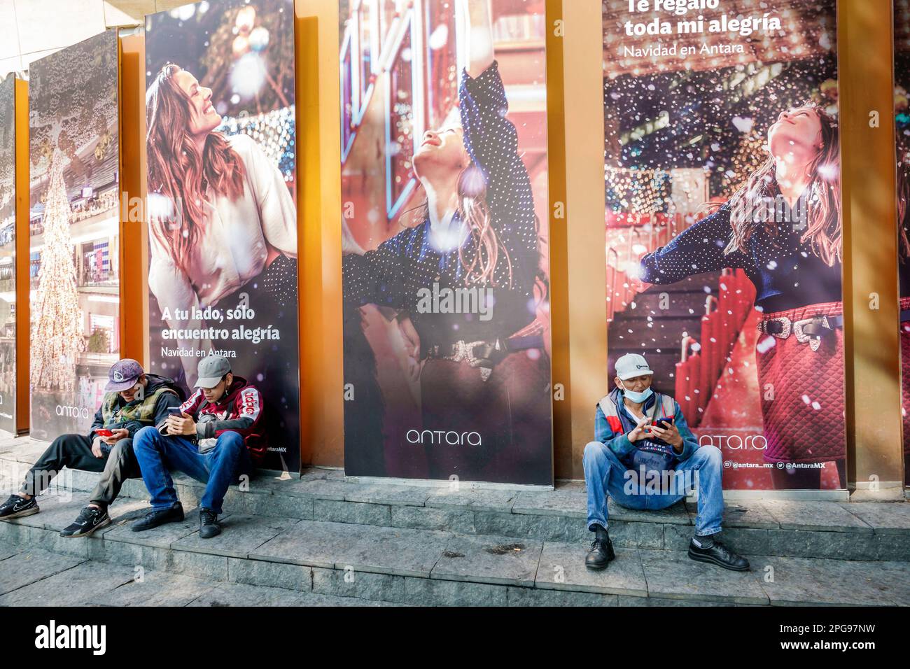 Opping center mall hi-res stock photography and images - Alamy