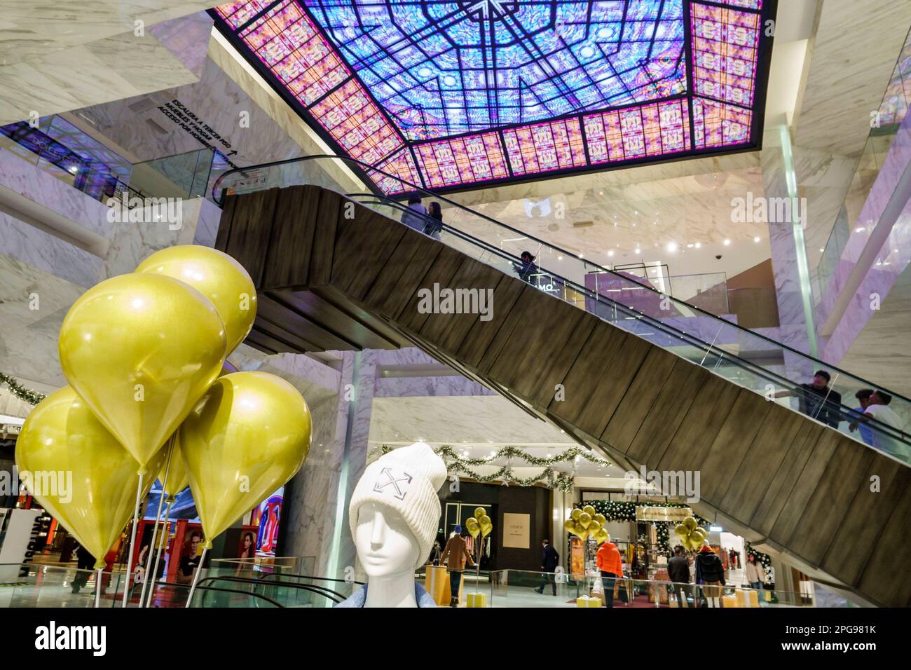Escalator atrium skylight hi-res stock photography and images - Alamy