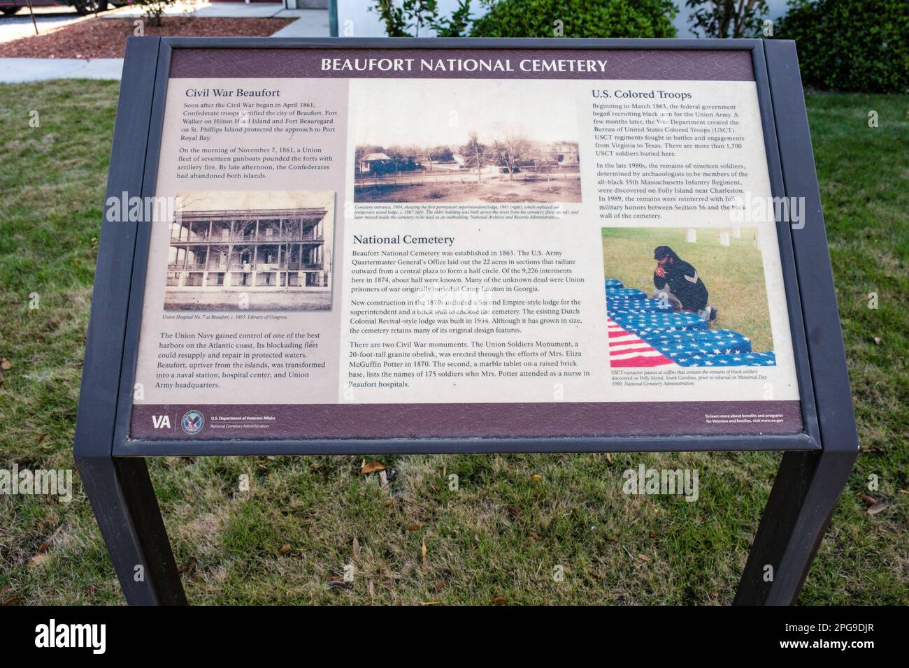 Information sign signage history hi-res stock photography and images ...
