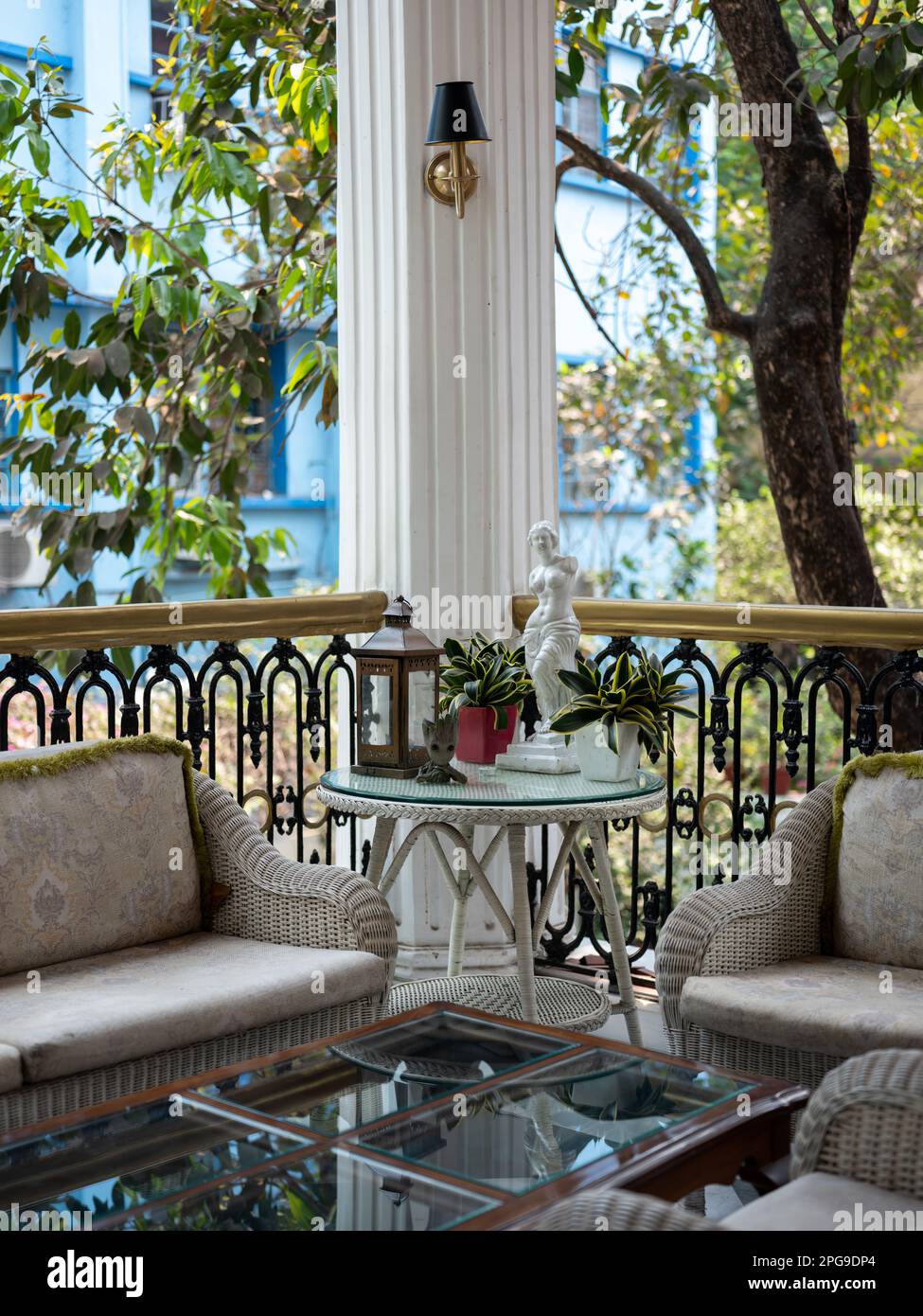 The terrace of the Elgin Fairlawn hotel in Kolkata, India Stock Photo ...