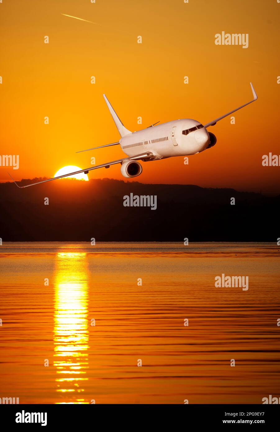 Airplane runway vector hi-res stock photography and images - Alamy