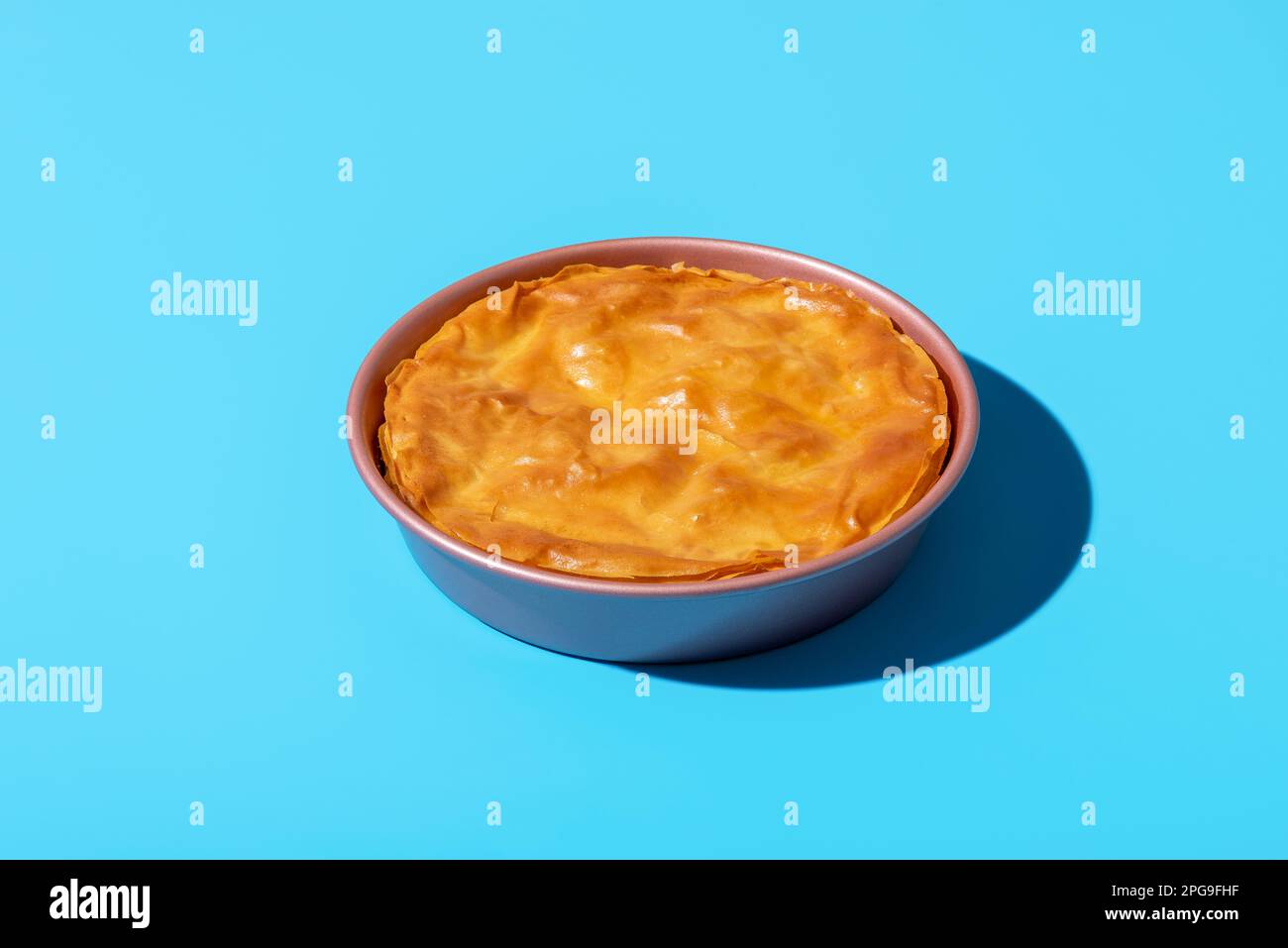 Homemade phyllo cake with spinach and feta cheese, balkan recipe ...