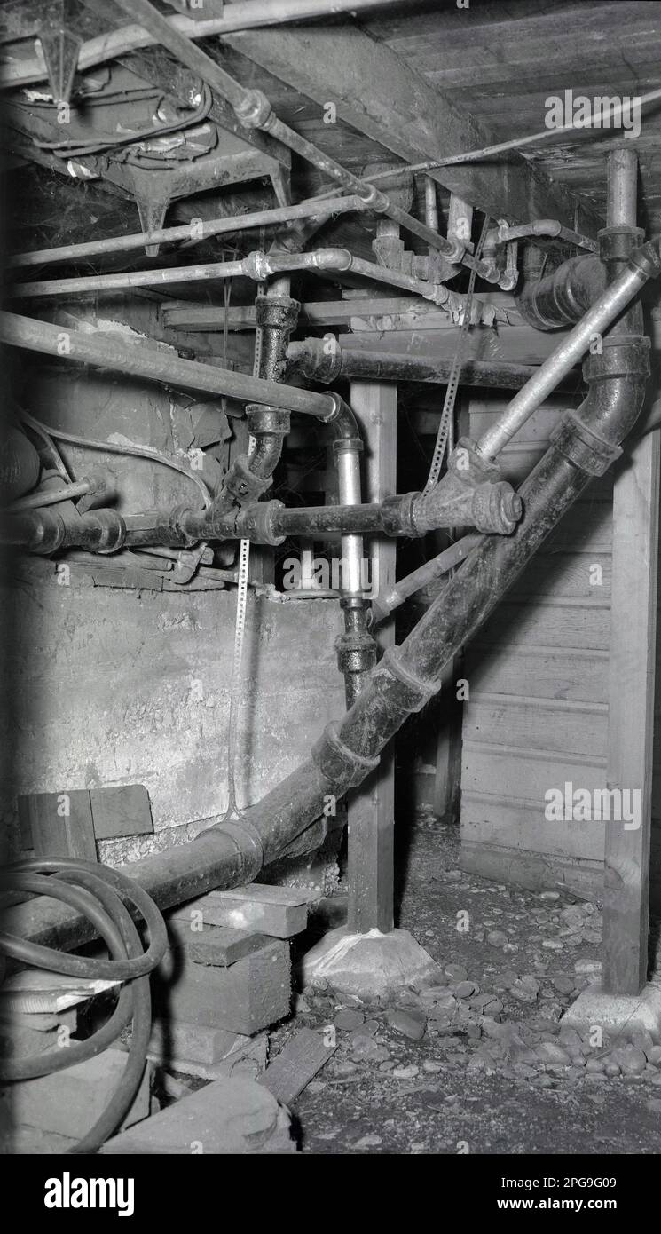 Black pipes hi-res stock photography and images - Alamy