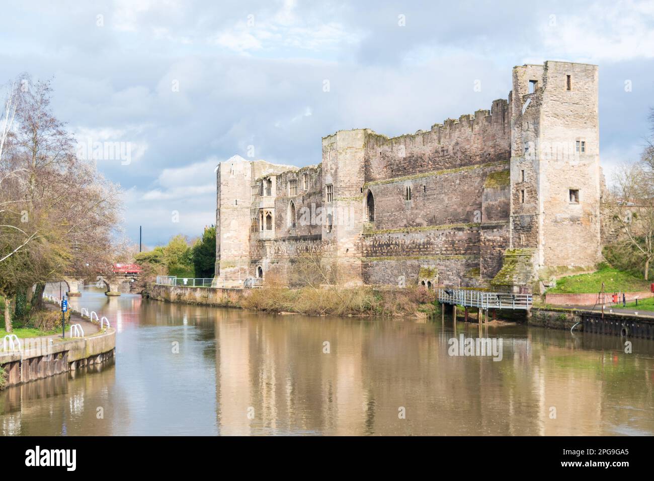 Image showing the ruin of the historical Newark Castle in Newark ...