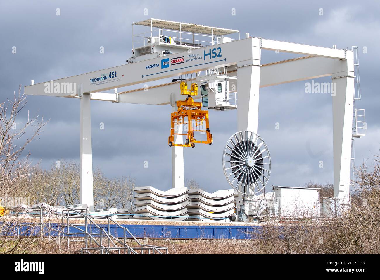West Ruislip, UK. 21st March, 2023. HS2 High Speed Rail Construction ...