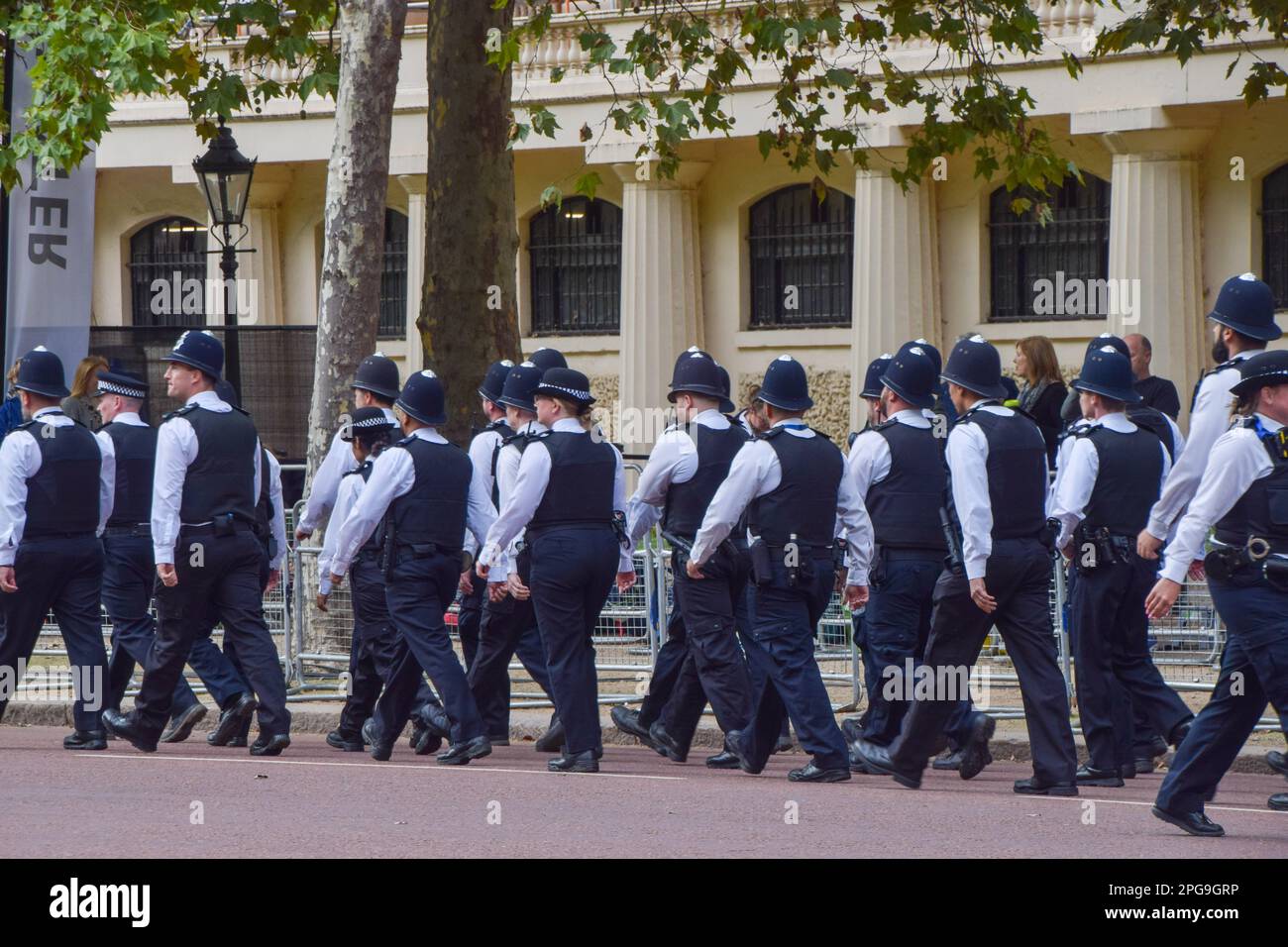 London, UK, 18th September 2022. Metropolitan Police officers in ...