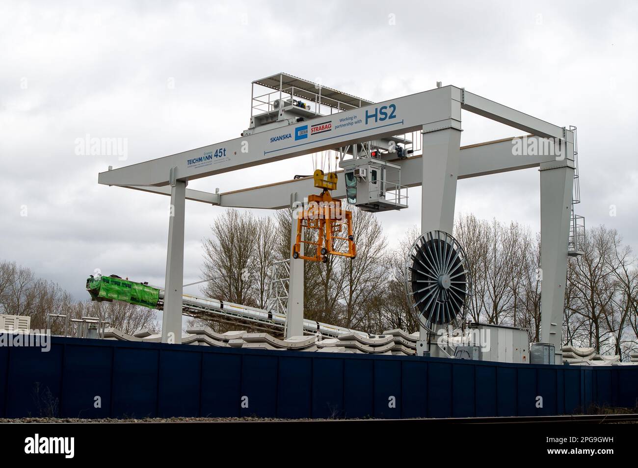 West Ruislip, UK. 21st March, 2023. HS2 High Speed Rail Construction ...