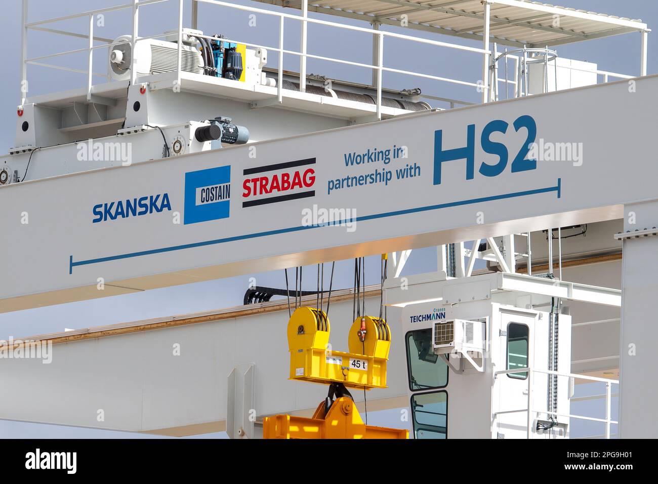 West Ruislip, UK. 21st March, 2023. HS2 High Speed Rail Construction ...