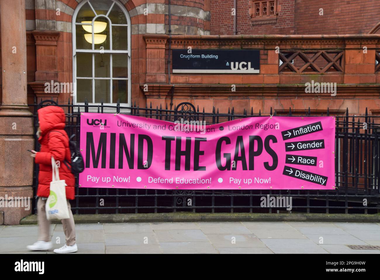 London, UK. 21st March 2023. University and College Union (UCU) picket ...