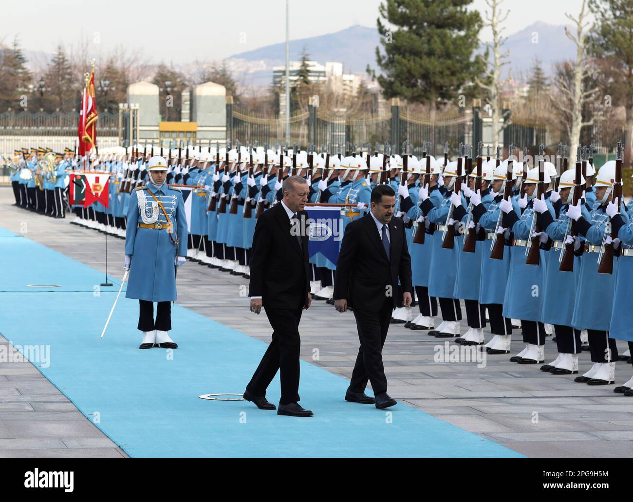 Turkey's President Recep Tayyip Erdogan, left, and Iraq's Prime ...
