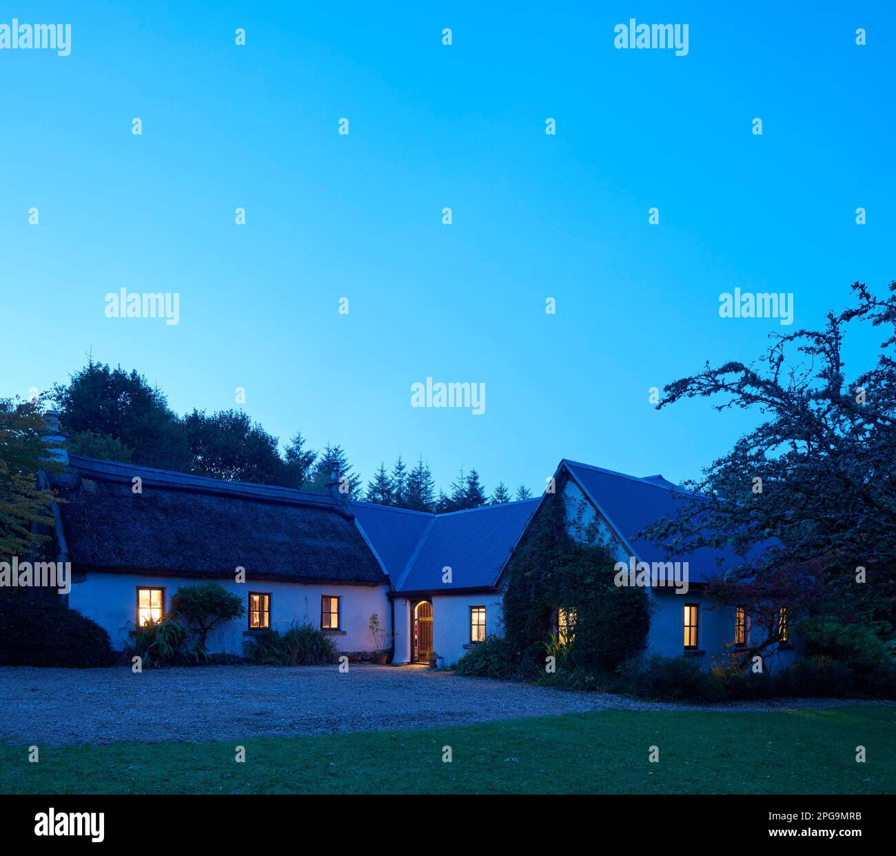 Traditional farm cottage , Sligo, Ireland. Traditional Homes, Rural setting, United Kingdom ...