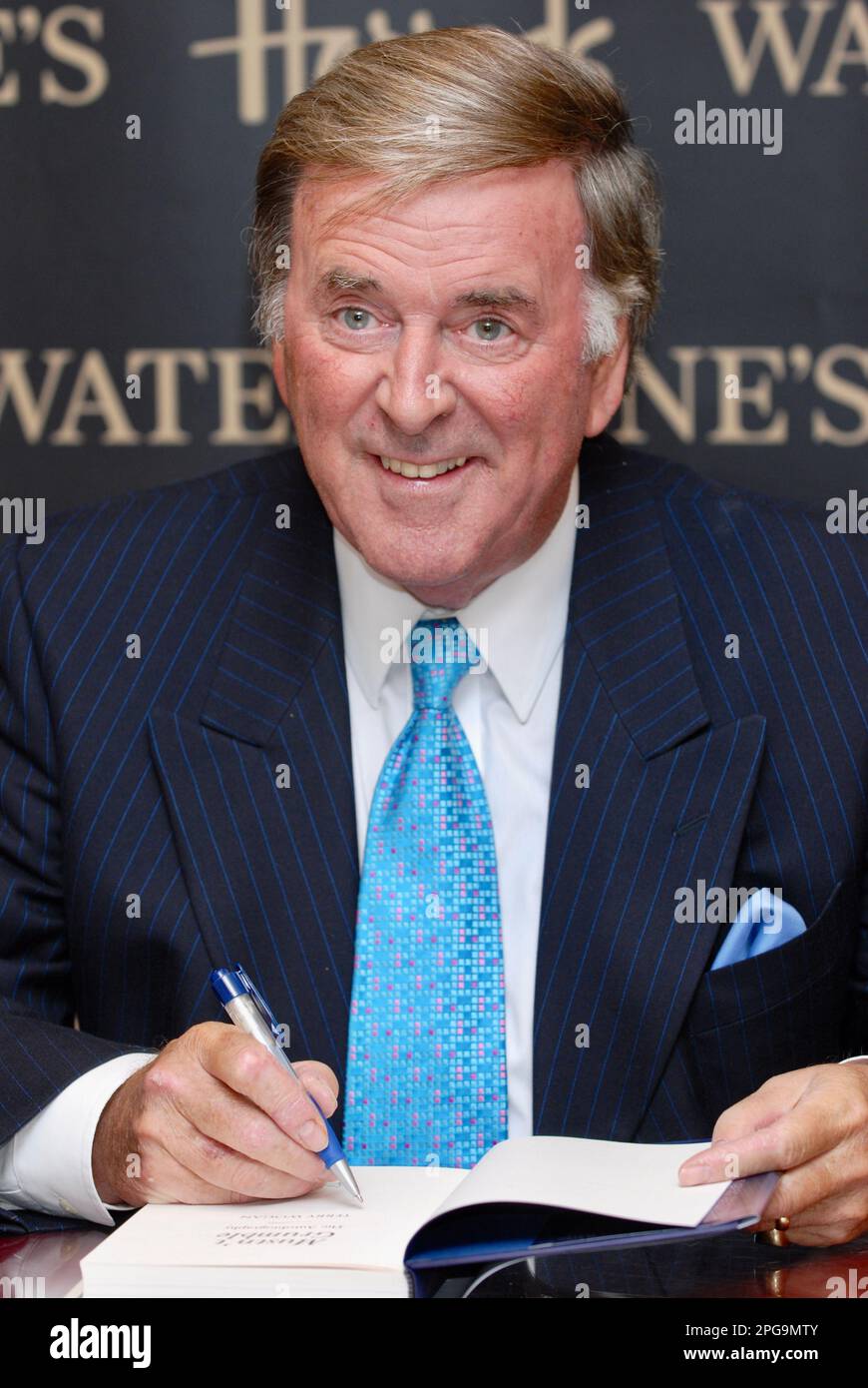 Tv presenter terry wogan hi-res stock photography and images - Alamy