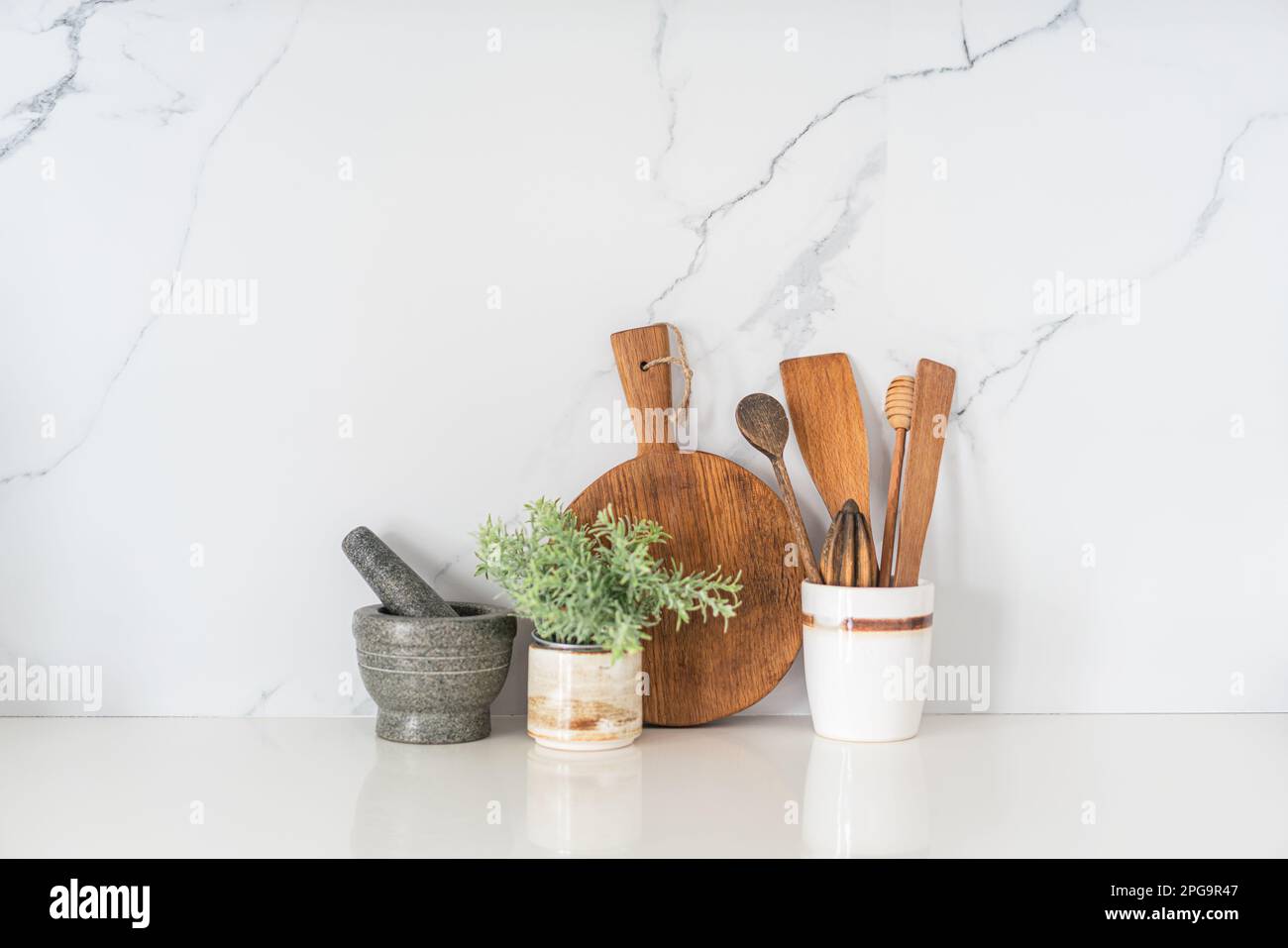 Kitchen utensils background Stock Photo - Alamy