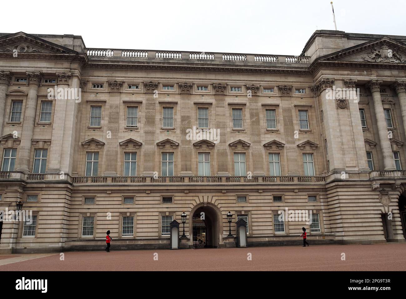 Buckingham Palace, royal residence, London, England, United Kingdom ...
