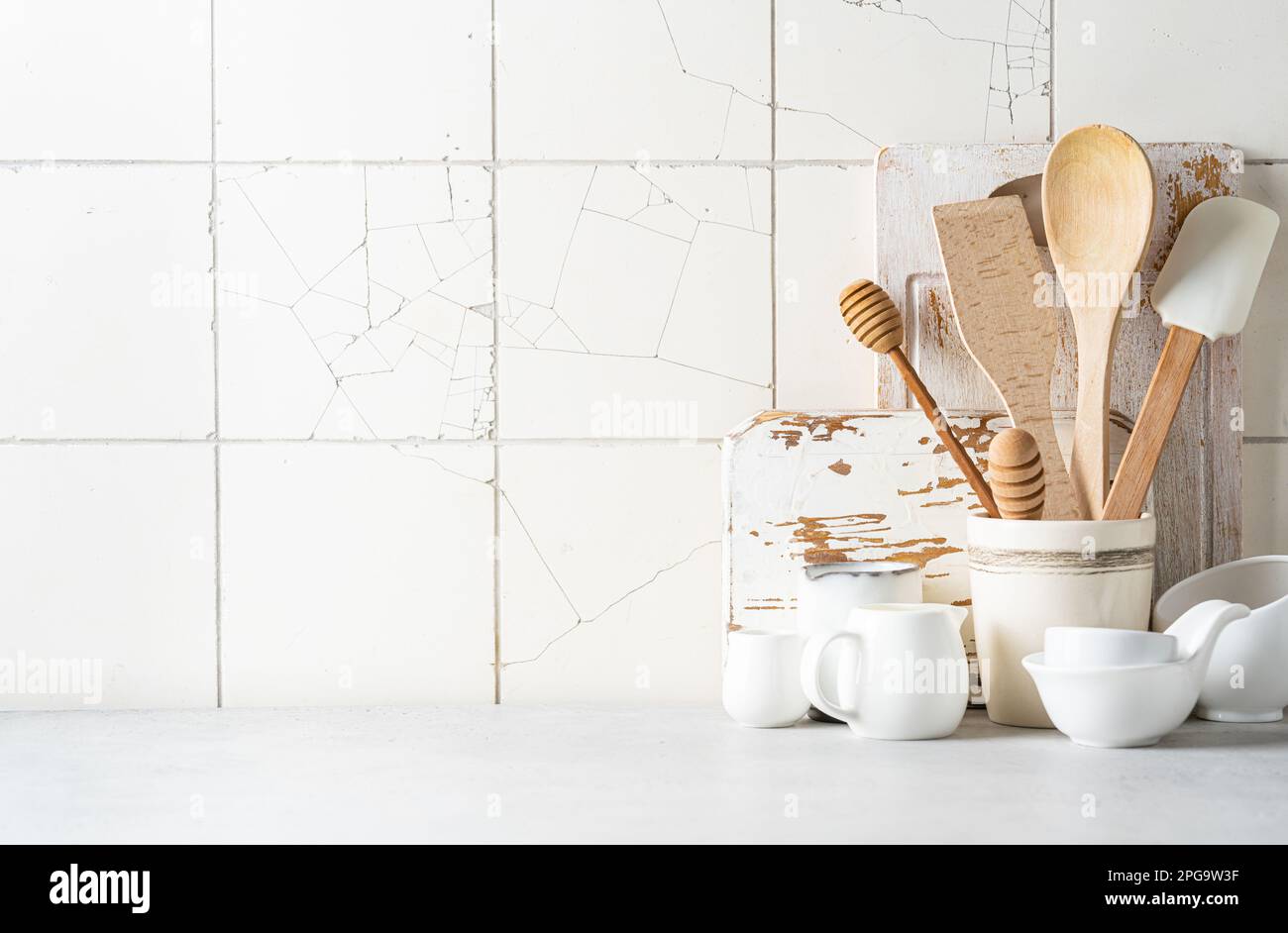 Kitchen utensils background Stock Photo - Alamy