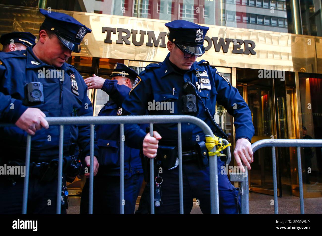 New York City in the United States, 21/03/2023, NYPD officers set up ...