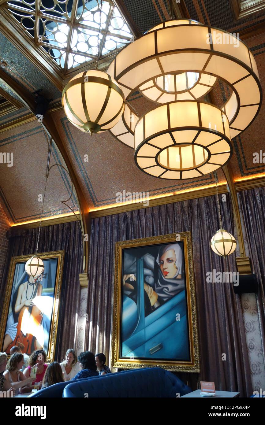 Art Deco Interior of Café en Seine, Dawson Street Dublin Ireland Stock ...