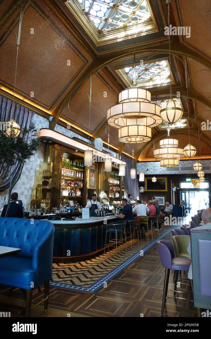Art Deco Interior of Café en Seine, Dawson Street Dublin Ireland Stock ...