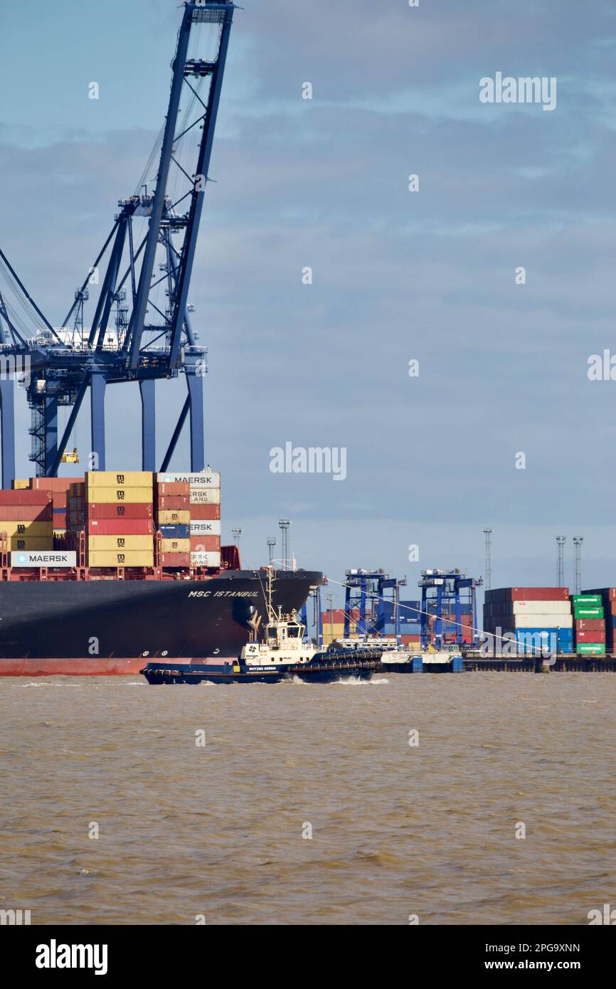 Tugboat Svitzer Deben working in the Port of Felixstowe Stock Photo - Alamy