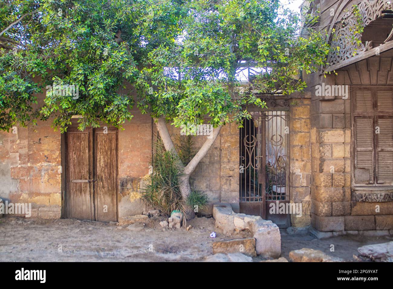 Islamic era necropolises hi-res stock photography and images - Alamy