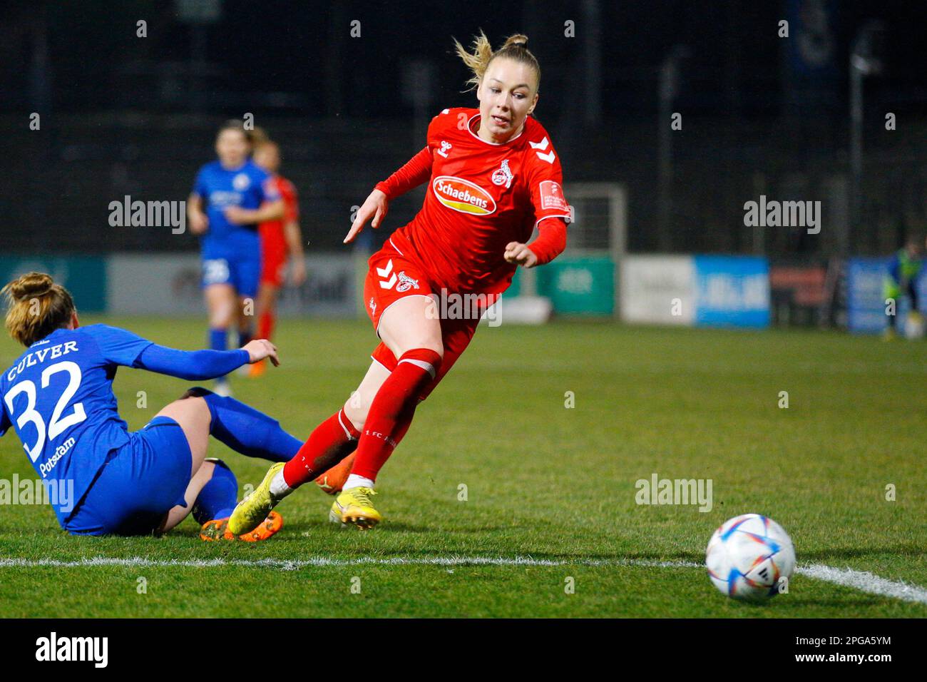 Flyeralarm frauen bundesliga 2022 2023 hi-res stock photography and ... Flyeralarm frauen bundesliga 2022 2023 hi-res stock photography and ...