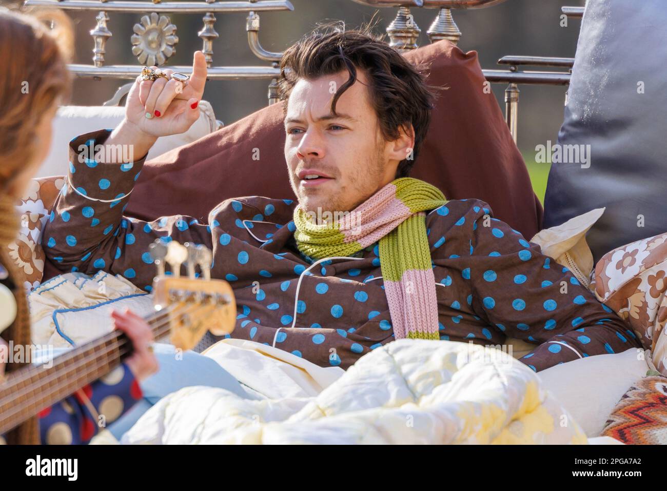 Harry Styles films music video video in a bed in London Stock Photo - Alamy