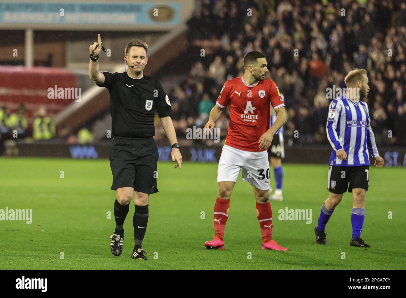 Referee ross joyce hi-res stock photography and images - Alamy