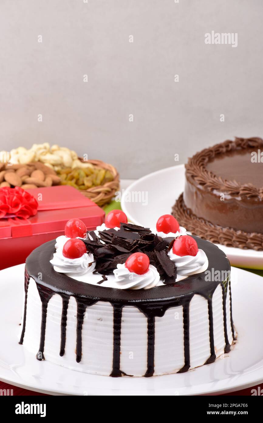 Cake cheery hi-res stock photography and images - Alamy