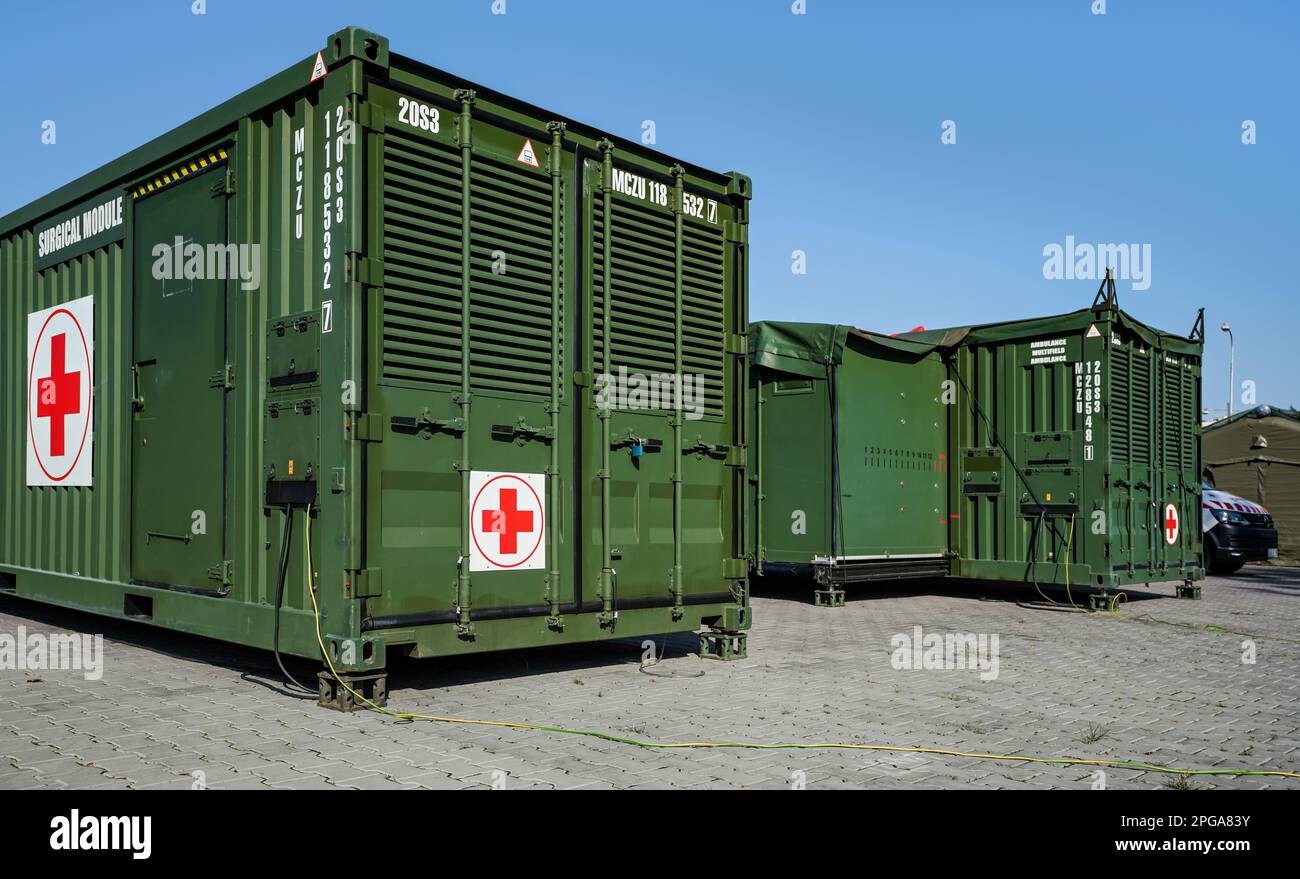 Green cross ambulance hi-res stock photography and images - Alamy