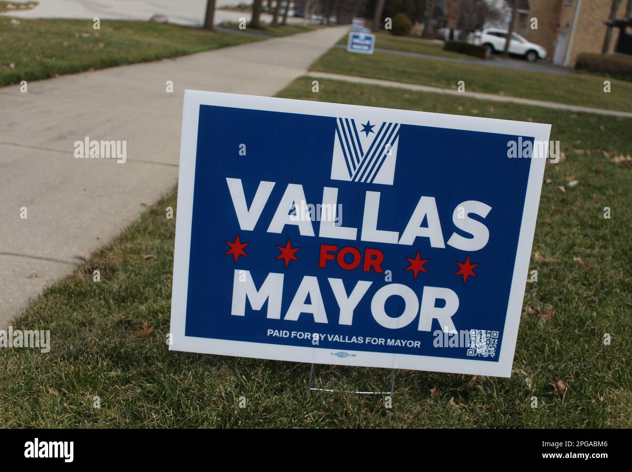 Paul Vallas for mayor yard sign with others in the background in ...