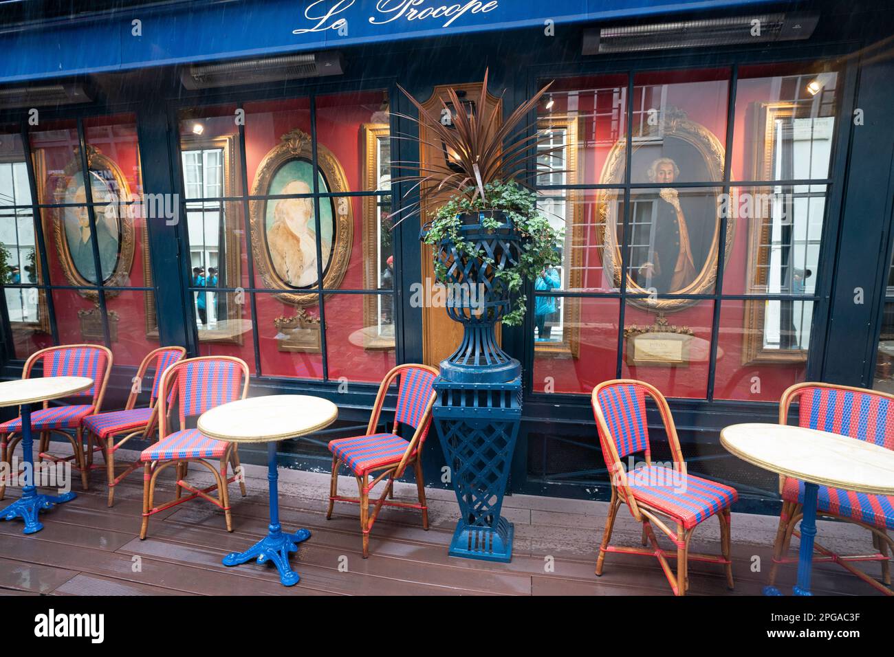 Le Procope Restaurant in Paris, France. The oldest café in Paris in the ...