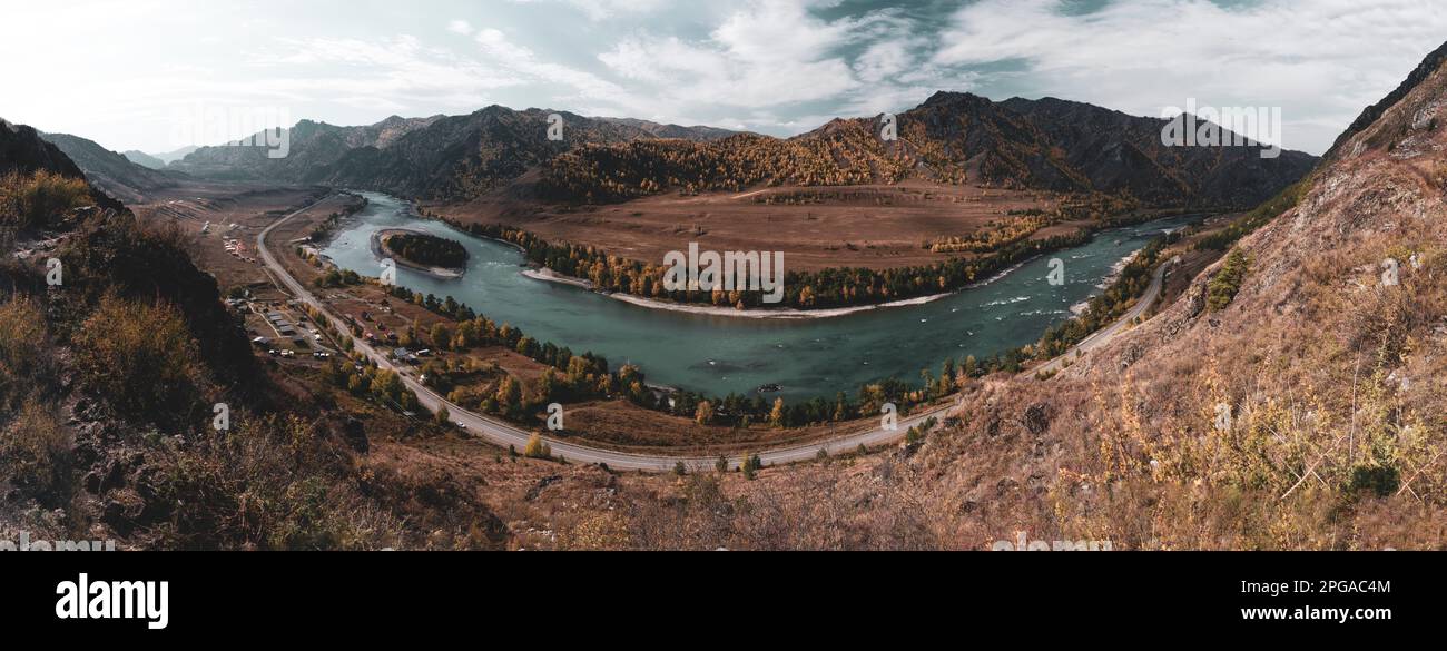 Road near cliff above river hi-res stock photography and images - Alamy